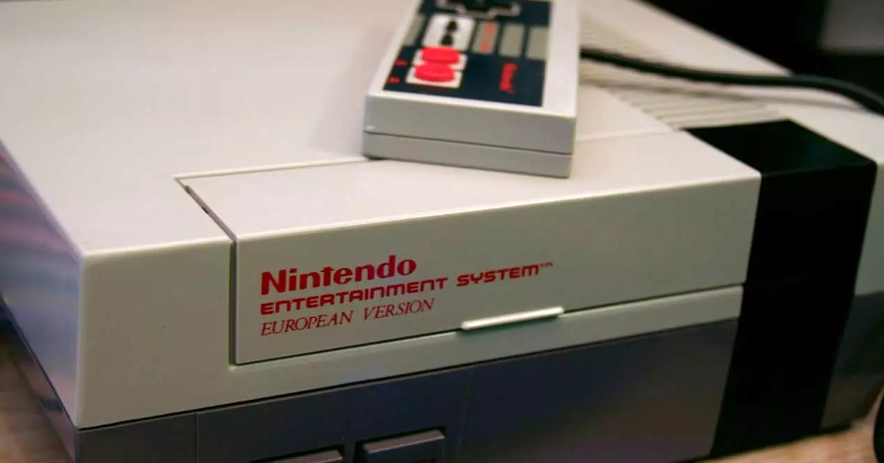NES गेम पुन्हा खेळण्यासाठी दोन पर्यायी अनुकरणकर्ते 22285_1