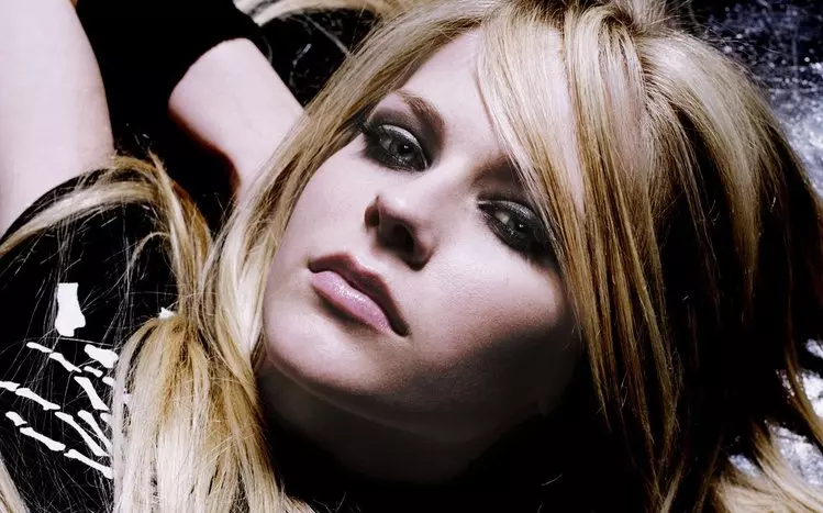 Avril Lavigne nga Tema