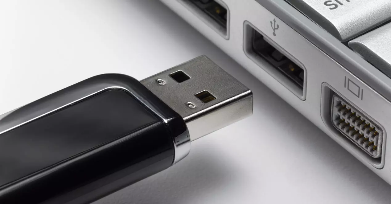 Conectați USB