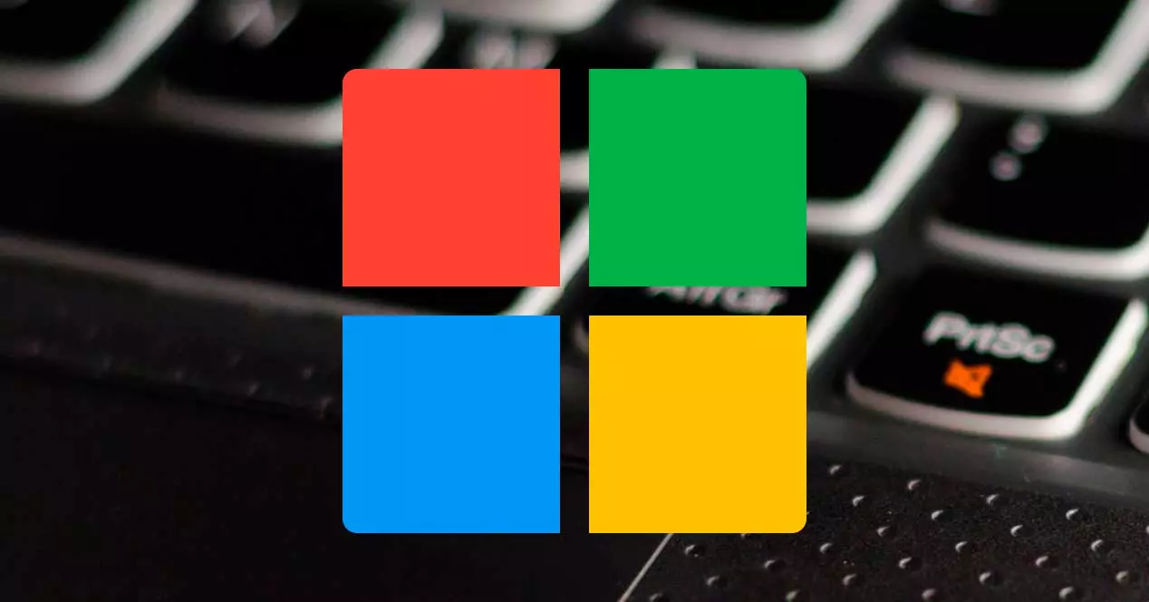 Laptop com logotipo da loja do Windows