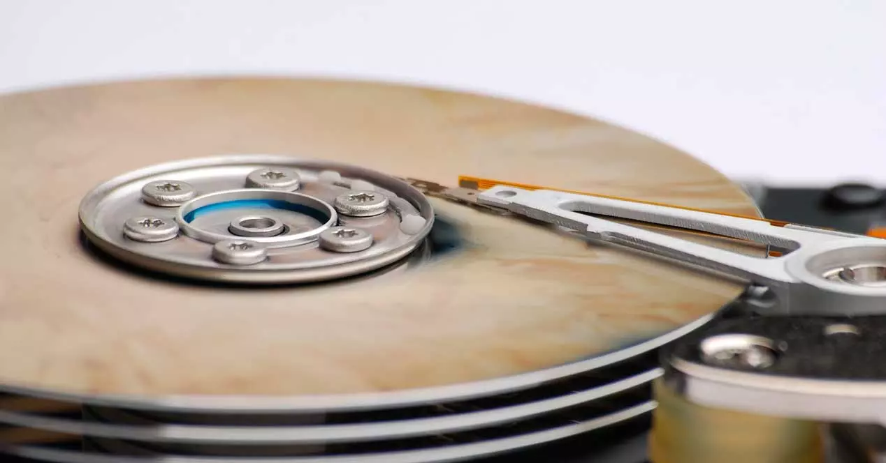 Ngonversi tabel partisi hard drive