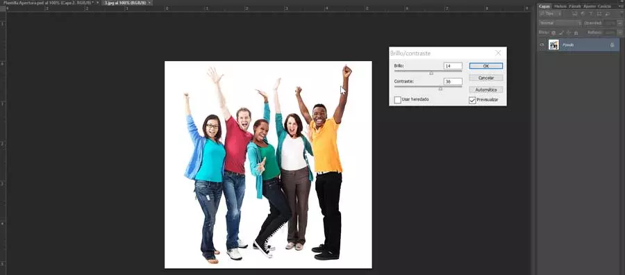 Photoshop aggiunge luminosità e contrasto a un'immagine