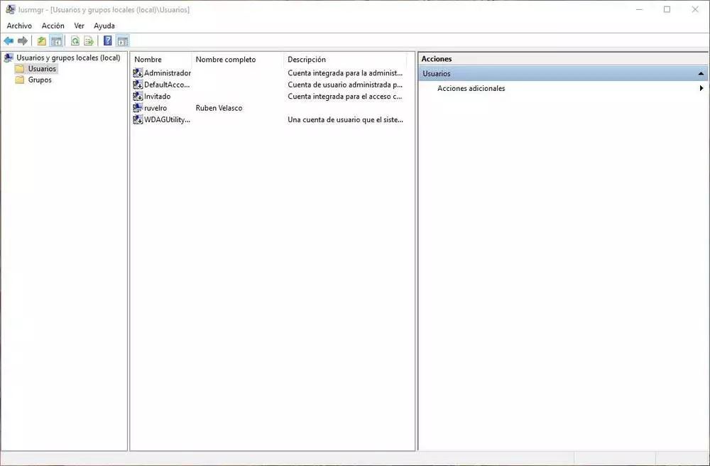 በ W10 ላይ በ lusrmgr ውስጥ ያሉ የተጠቃሚዎች ዝርዝር