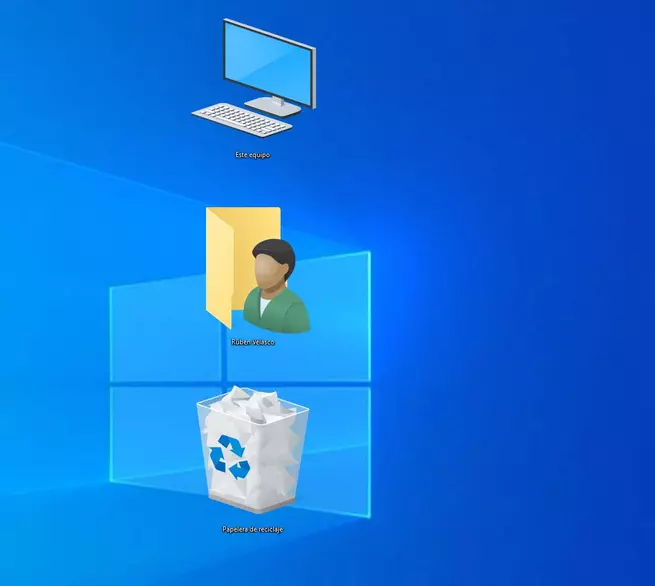 Madhësia e ikonës së Windows 10 - shumë e madhe